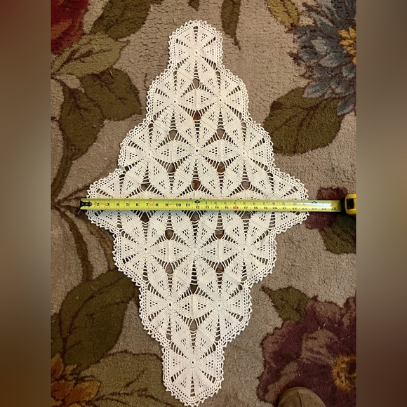 Hand Crafted | Kitchen | Vintage Hand Crocheted Doily Centerpiece 24 X ...